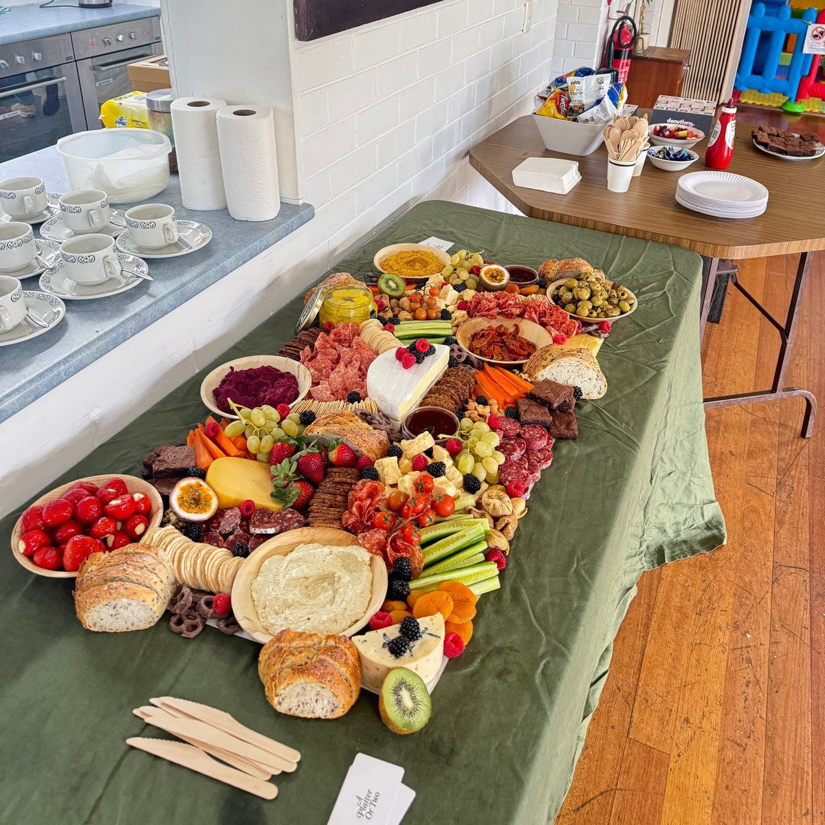 Savoury Grazing Tables – A Platter Or Two